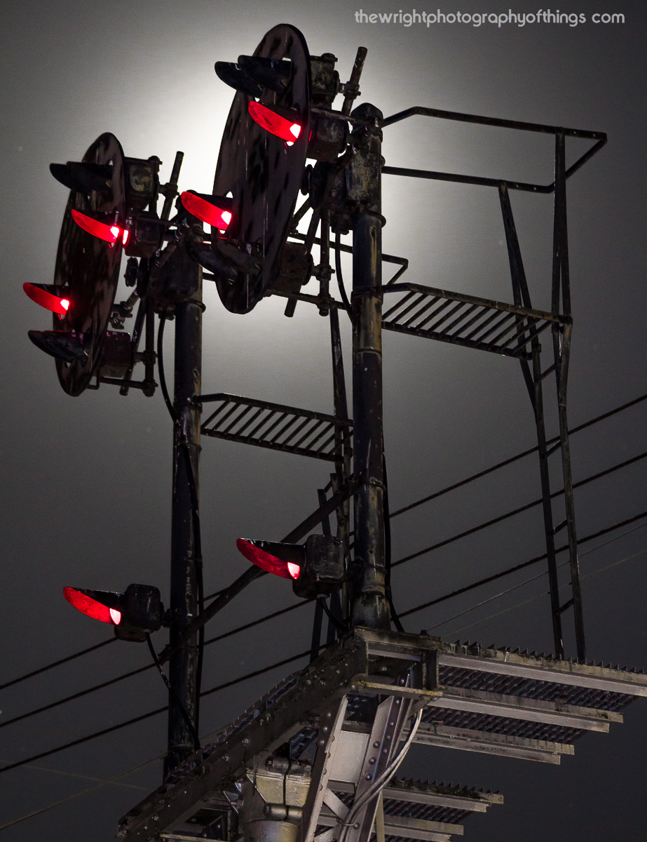 NIGHT SIGNALS | The Wright Photography of Things