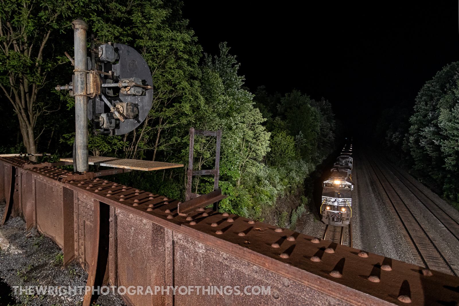 NIGHT SIGNALS | The Wright Photography of Things